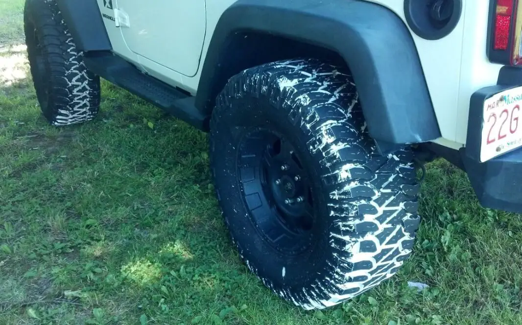 How to Remove Paint from Tires Efficiently: Safe and Effective Techniques